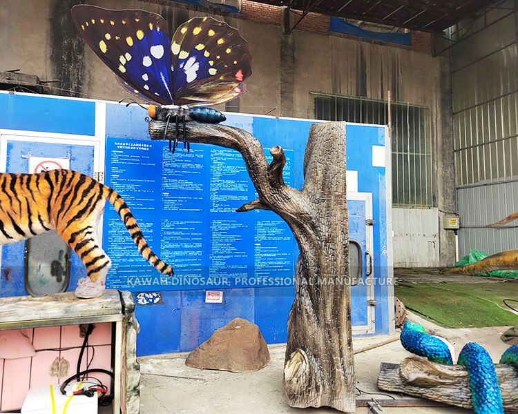 Simulated Tree With Animatronic Butterfly Sasakia Charonda Factory ...